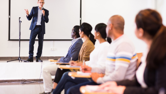 7 Tips for Speaking at a Conference | SpeakerHub